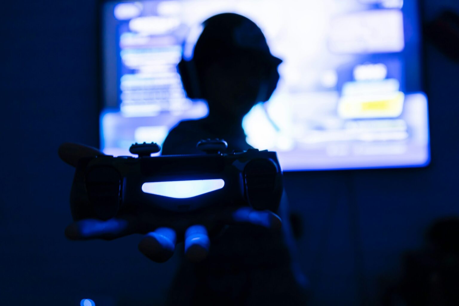 How AI Video Analytics Enhances Public Safety in Smart Cities